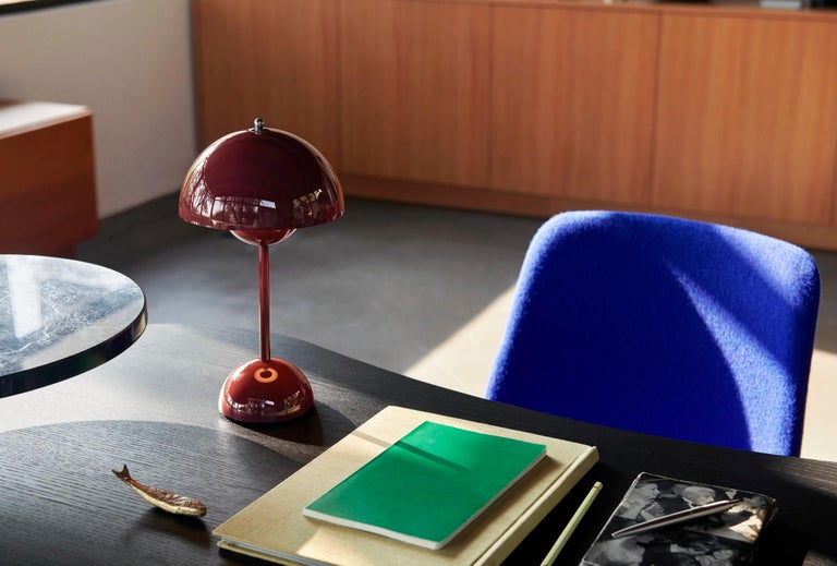 Flowerpot Vp9 Portable Dark Plum Table Lamp by Verner Panton for ...