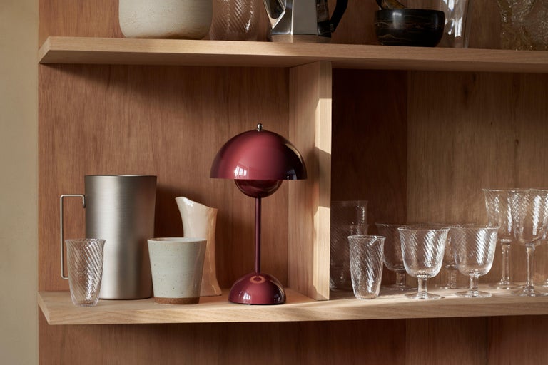 Flowerpot Vp9 Portable Dark Plum Table Lamp by Verner Panton for ...