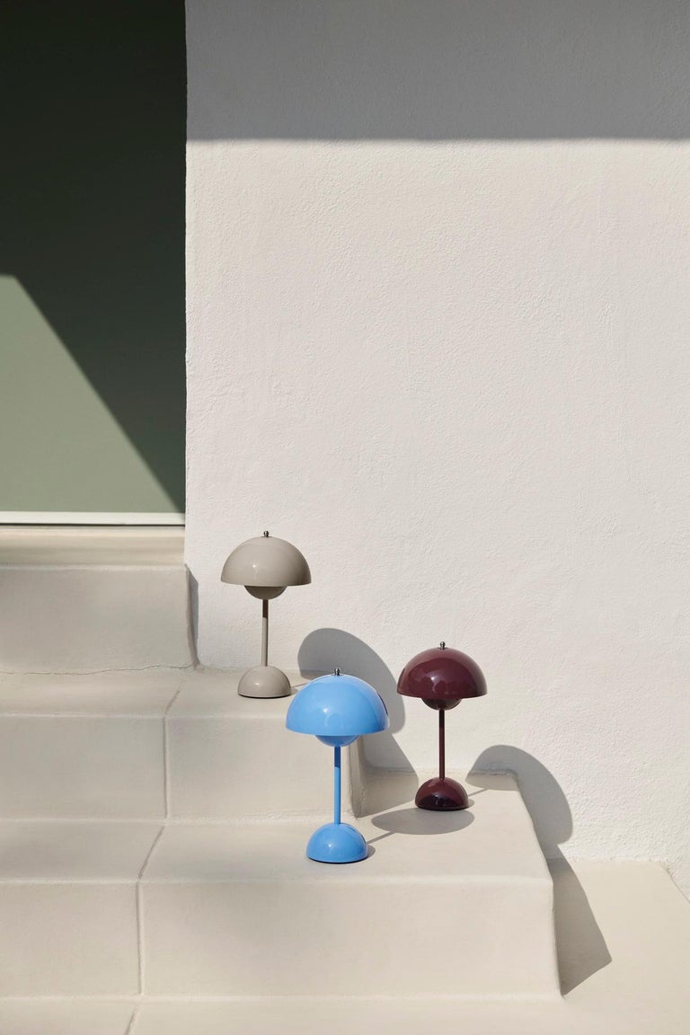 Flowerpot Vp9 Portable Dark Plum Table Lamp by Verner Panton for ...