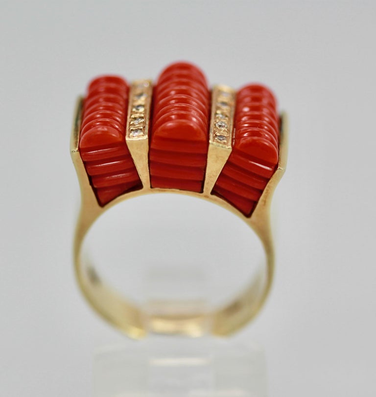 Fluted Coral Diamond Ring 14 Karat Yellow Gold For Sale at 1stDibs