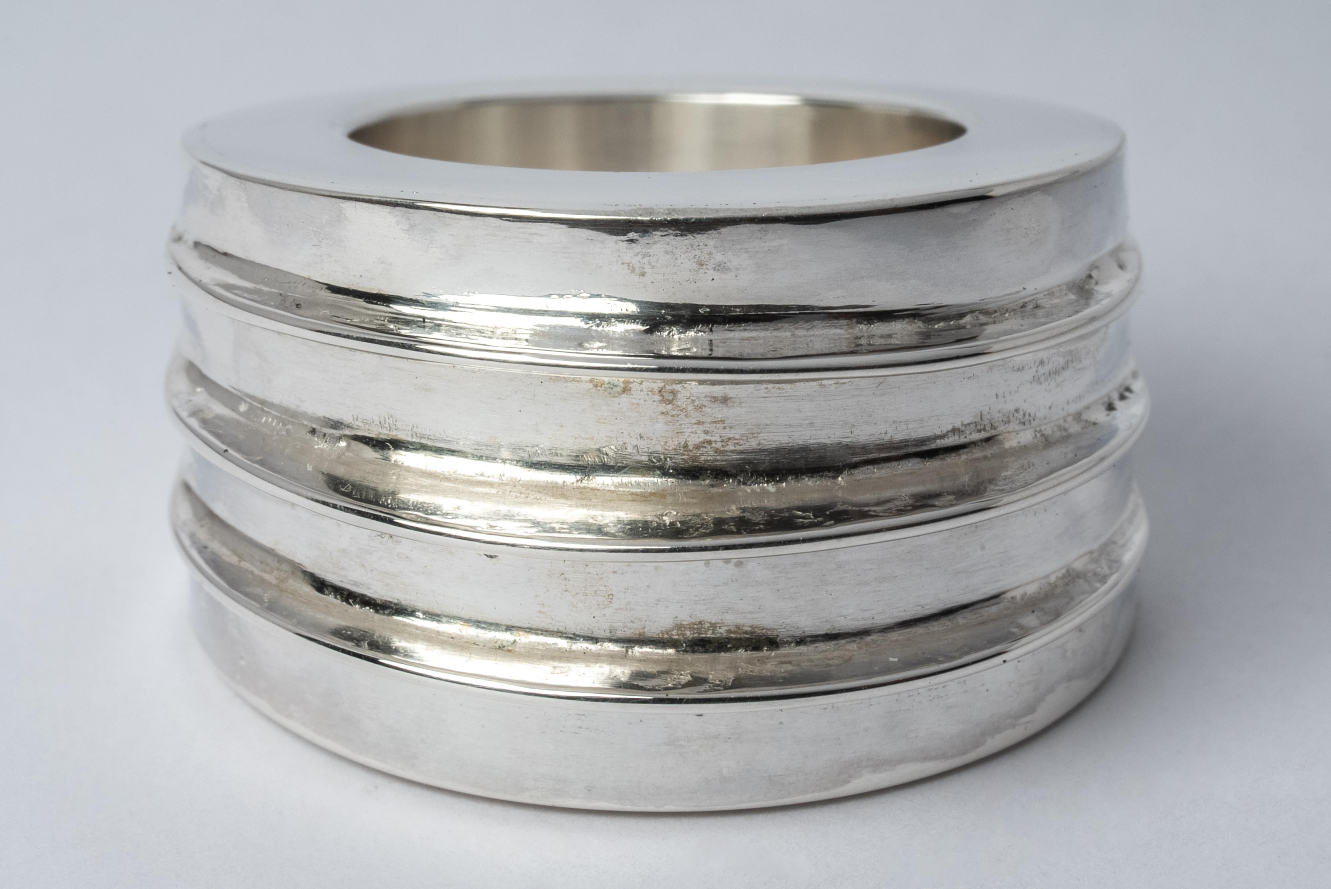 Customizable Foldform Crescent Ring (3 Fold, 19mm, PA) For Sale at 1stDibs