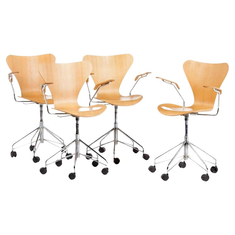 Four Chairs Arne Jacobsen For Sale at 1stDibs