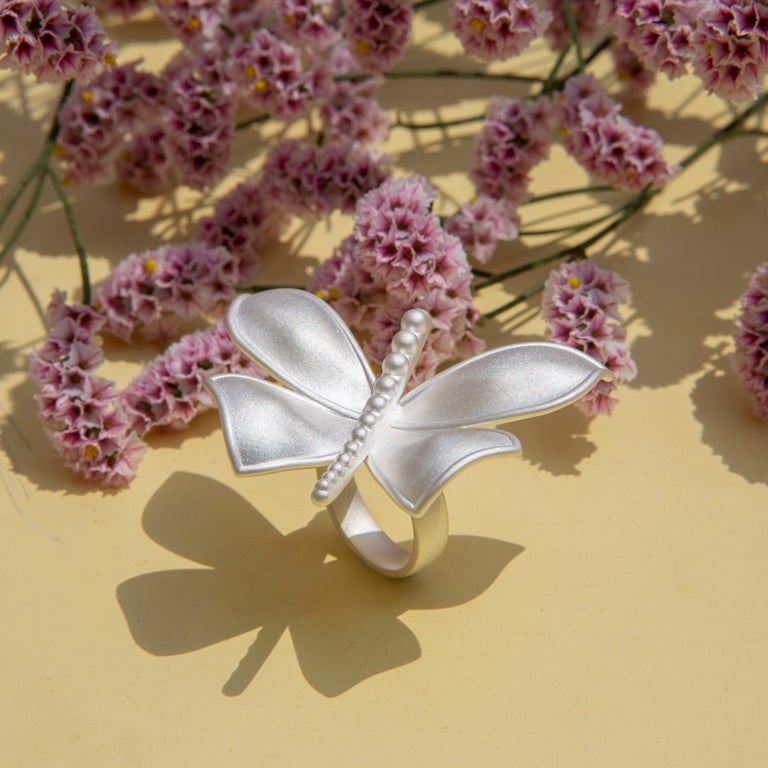 Customizable Four wings 18kt sandblasted white gold ring big Butterfly Astrid For Sale at 1stDibs