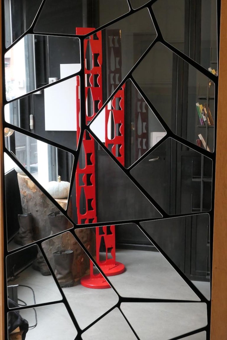 Fragmented Mirror with Orientables Facets "Mil'faces'' by Alexandre ...