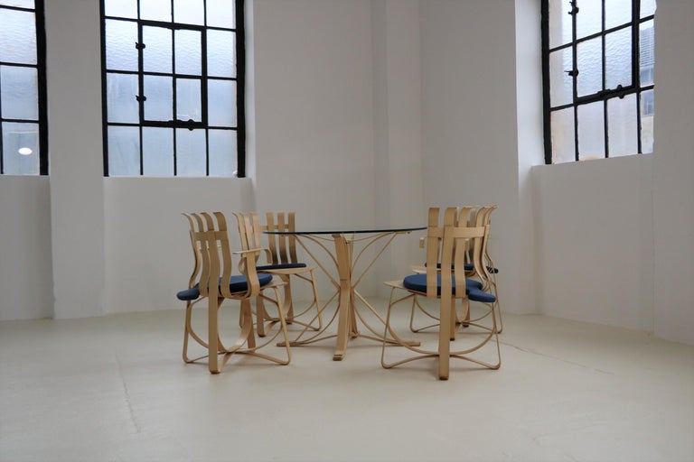Frank Gehry Dining Set Face off Table and Hat Trick Chairs Knoll ...