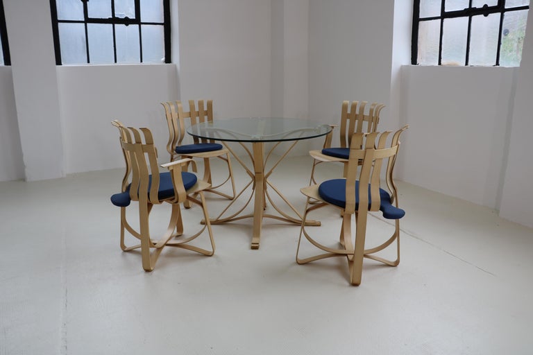 Frank Gehry Dining Set Face off Table and Hat Trick Chairs Knoll ...