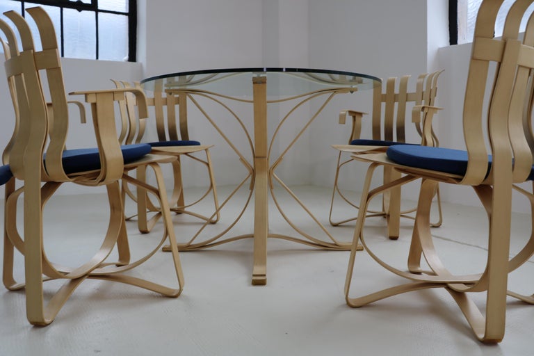 Frank Gehry Dining Set Face off Table and Hat Trick Chairs Knoll ...