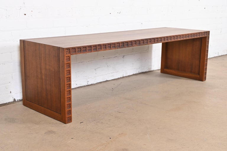 Frank Lloyd Wright Style Mid-Century Modern Walnut Bench or Coffee Table For Sale at 1stDibs