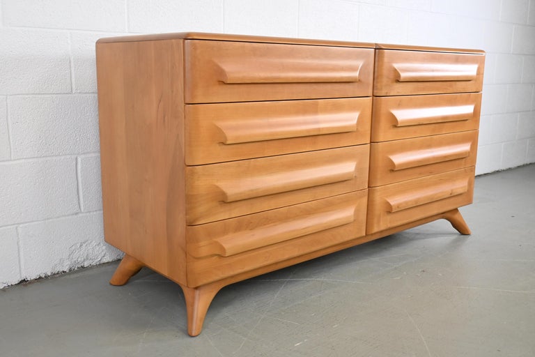 Franklin Shockey Furniture Sculpted Maple Mid-Century Modern Dresser at 1stDibs