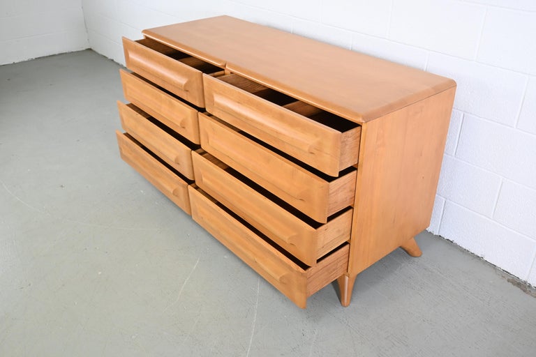 Franklin Shockey Furniture Sculpted Maple Mid-Century Modern Dresser at 1stDibs
