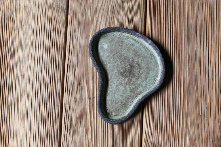 Free Form Puddle Plate in Black Truffle Clay and Matte Mint Green Glaze ...