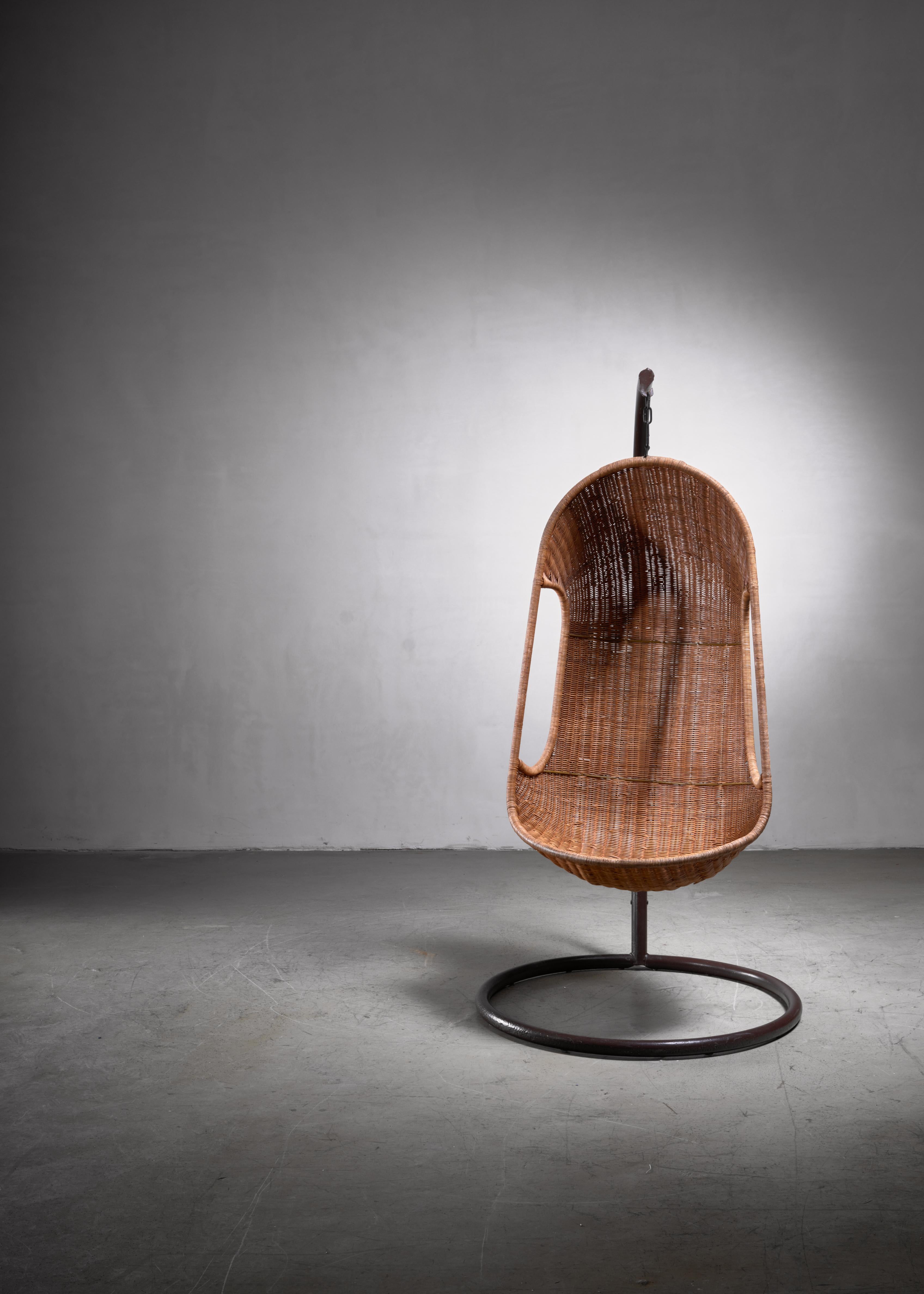 Free Standing Hanging Basket Chair in Cane For Sale at 1stDibs