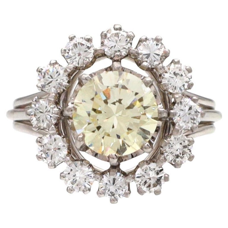 French 1.18ct Pale Yellow Diamond Cluster Ring in Platinum and 18kt White Gold For Sale at 1stDibs