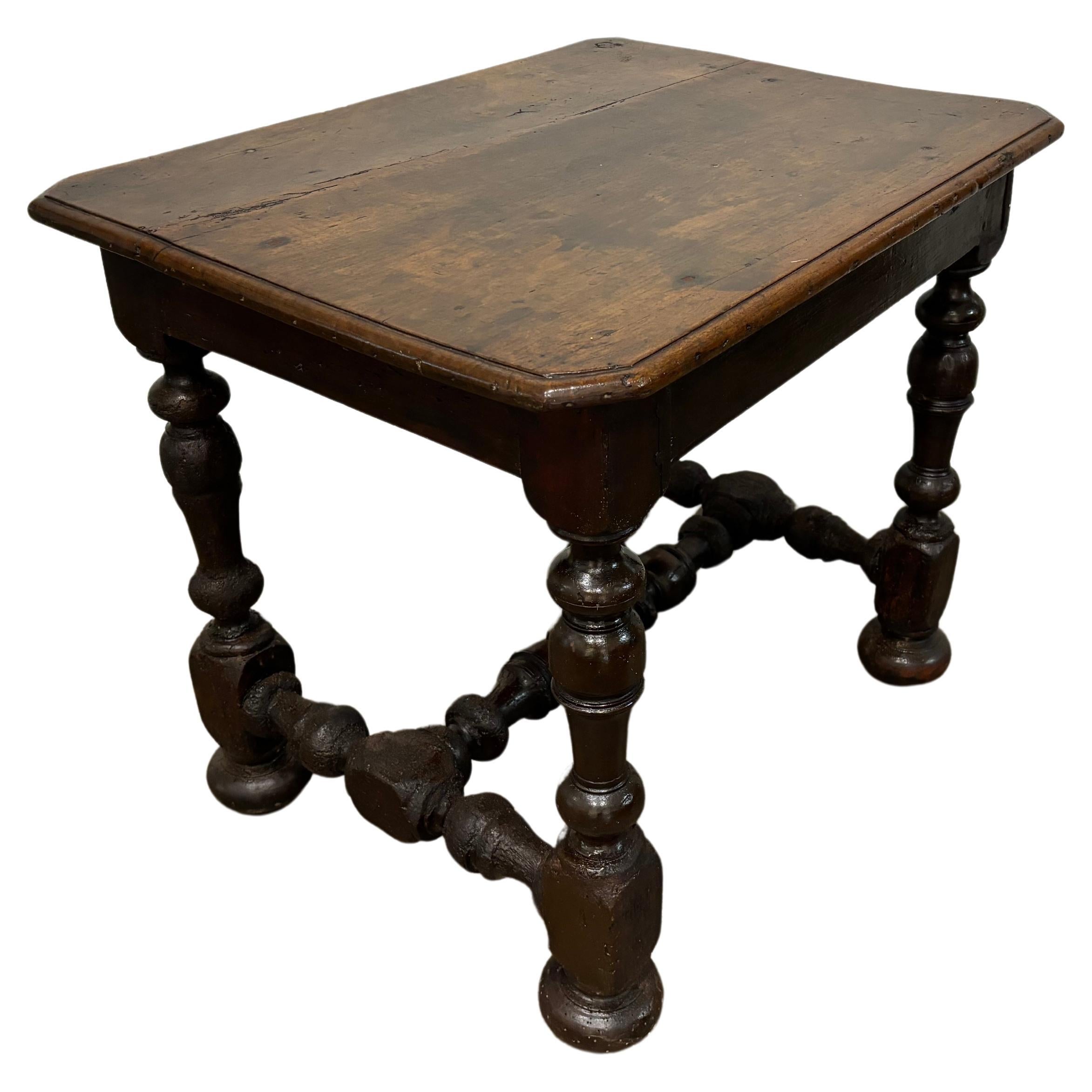 French 17th Century Small Table For Sale at 1stDibs