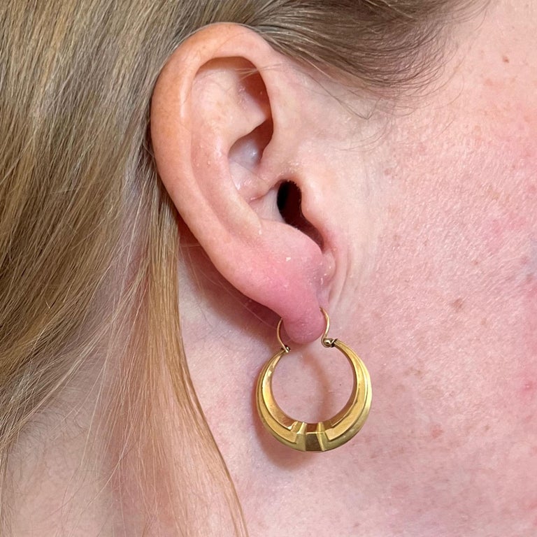 French 18 Karat Yellow Gold Creole Hoop Earrings For Sale at 1stDibs