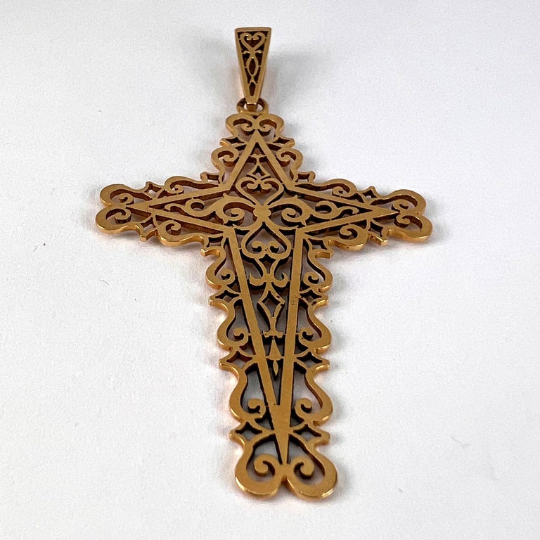 French, 18K Yellow Gold Filigree Cross Pendant For Sale at 1stDibs