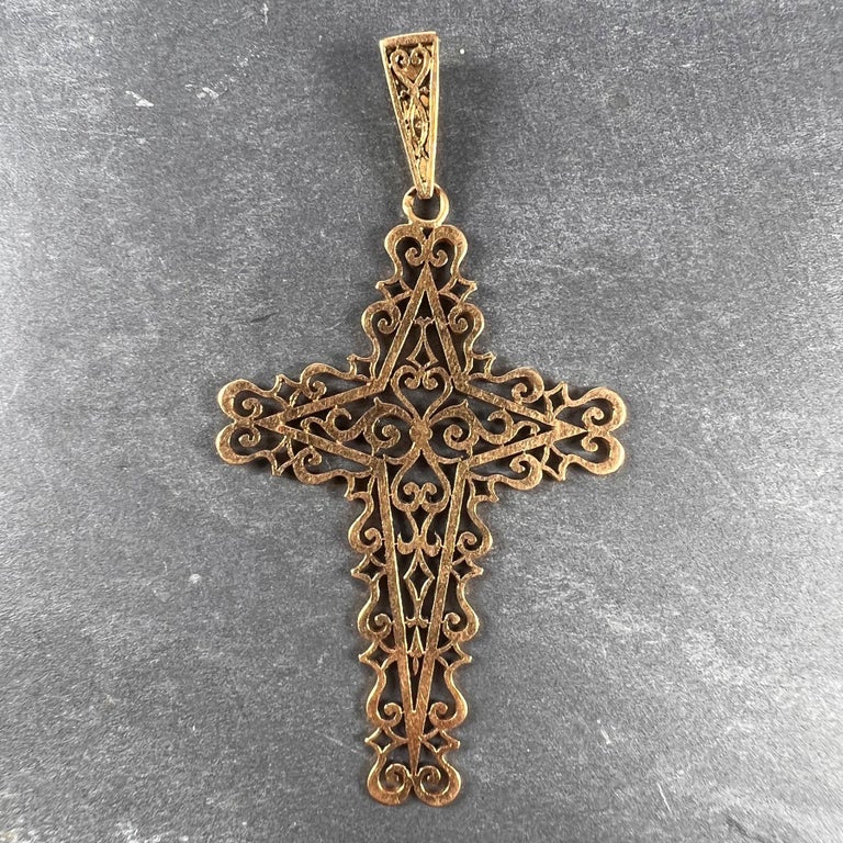 French, 18K Yellow Gold Filigree Cross Pendant For Sale at 1stDibs