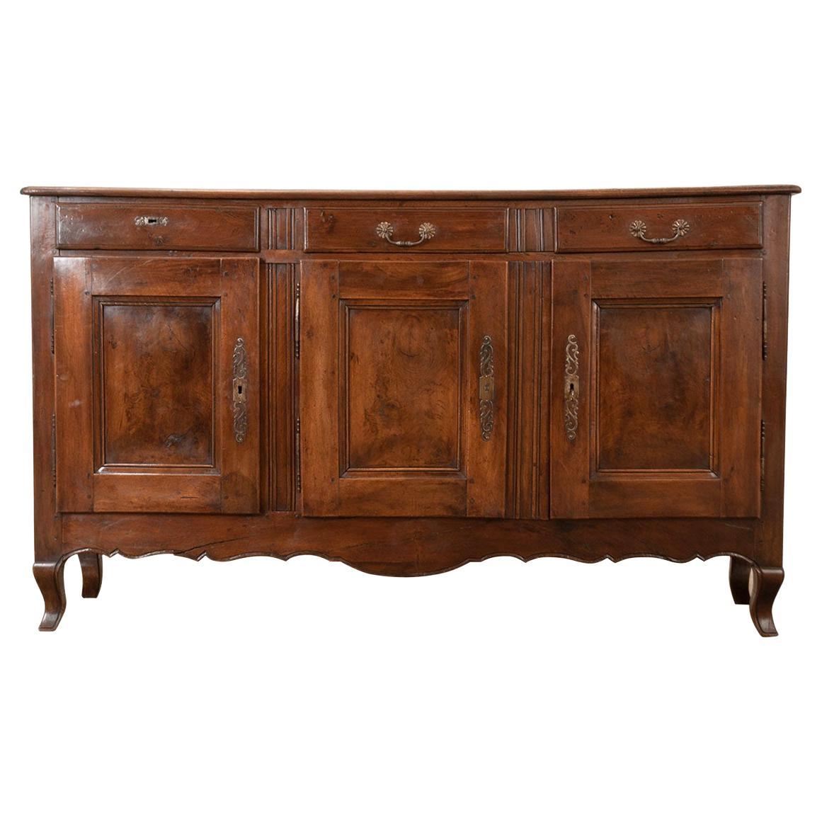 French 18th Century Walnut Enfilade from Burgundy For Sale at 1stDibs