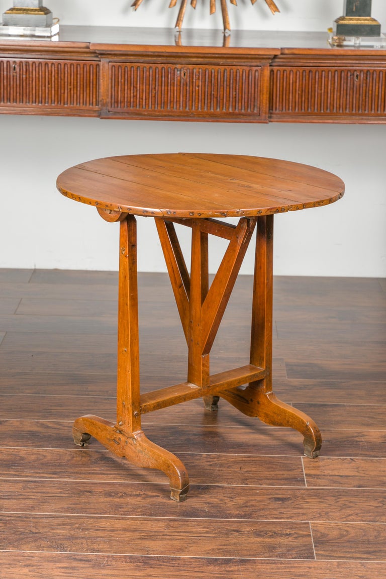 French 1900s Walnut Wine Tasting Table with Round Tilt-Top and Trestle ...