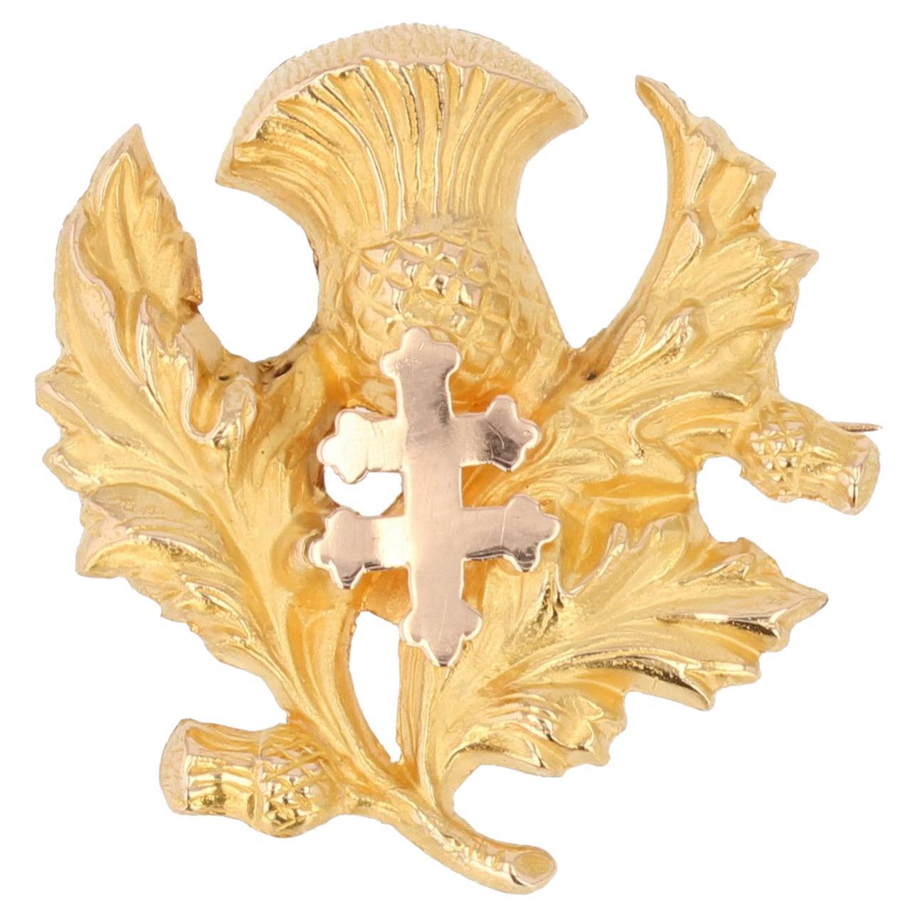 Cross Brooch in 18 Karat Yellow Gold For Sale at 1stDibs