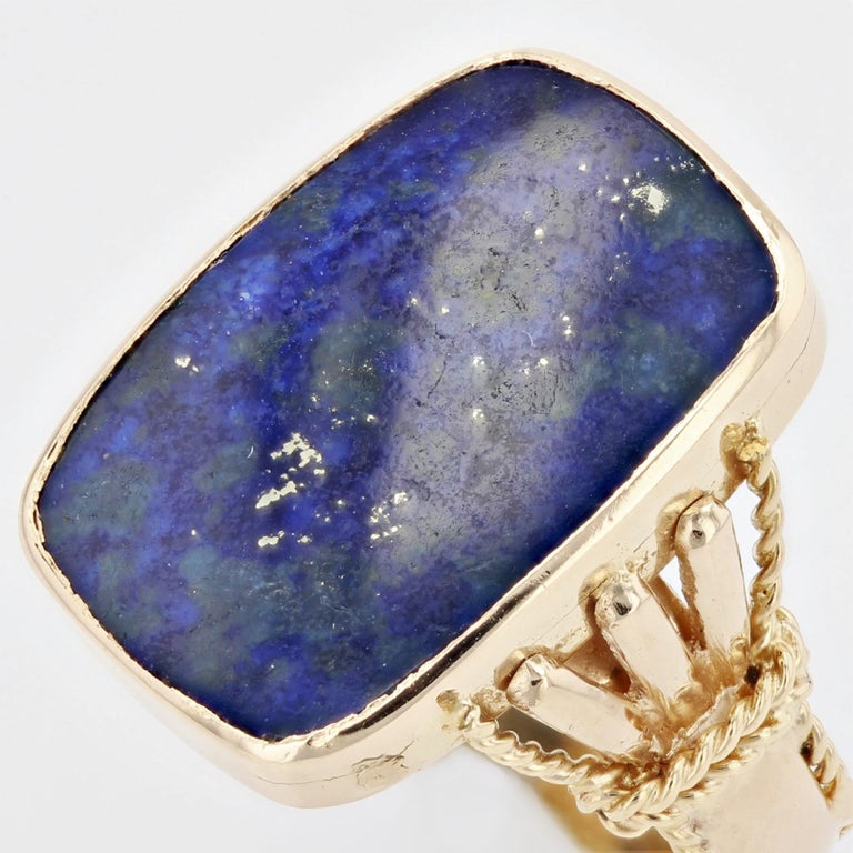 French 1940s 5.20 Carat Lapis Lazuli 18 Karat Yellow Gold Ring at 1stDibs