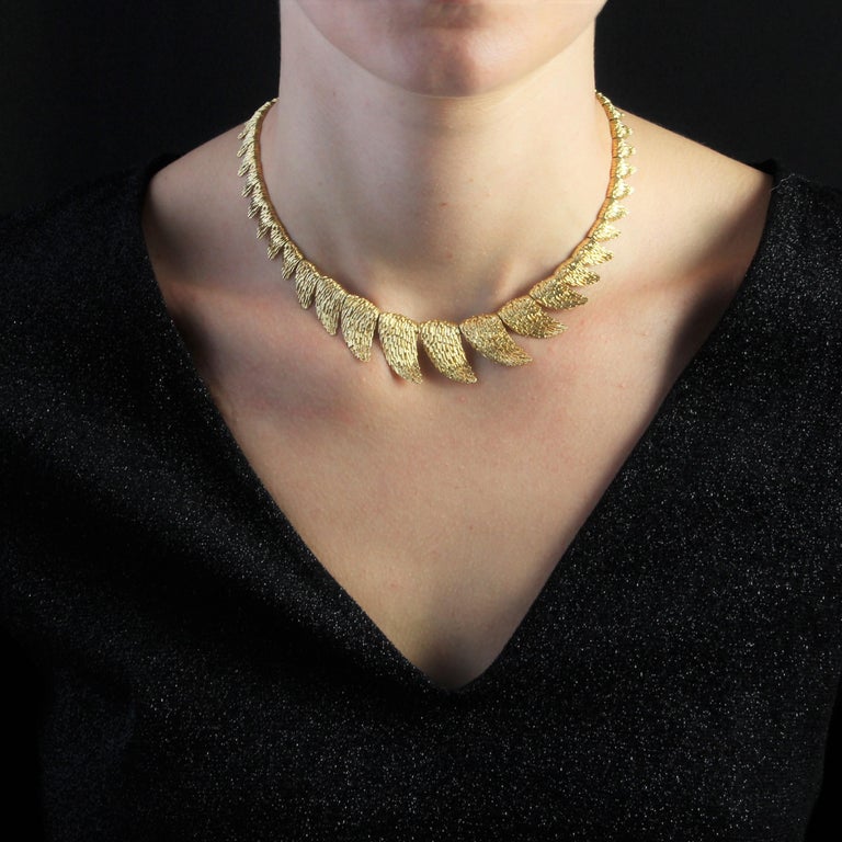 French 1950s 18 Karat Yellow Gold Feather Retro Necklace For Sale at ...