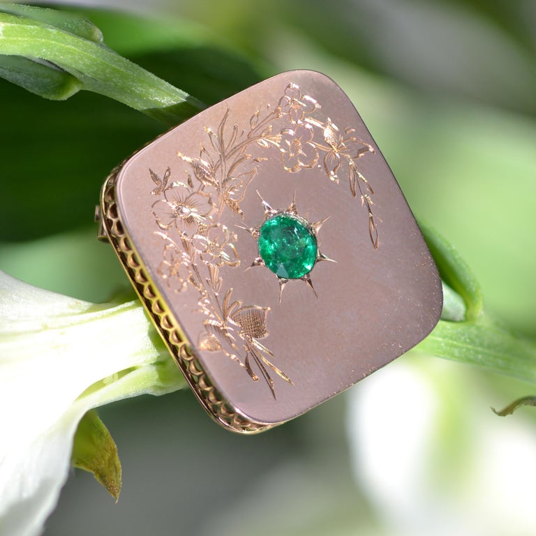 French 19th Century Emerald 18 Karat Rose Gold Brooch For Sale at 1stDibs