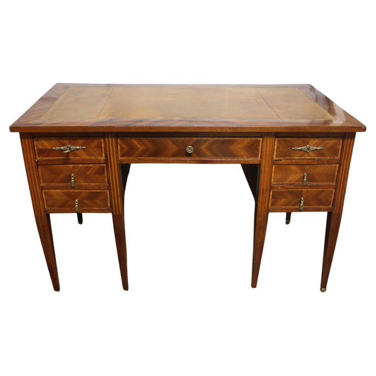 French, 19th Century Louis XVI Desk For Sale at 1stDibs