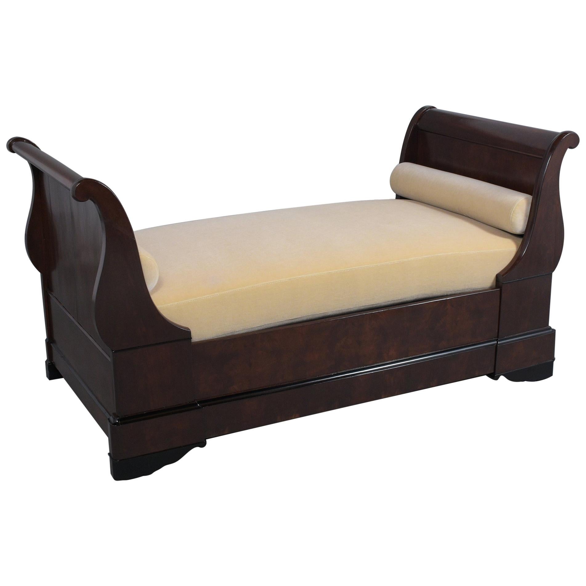 Vintage French Daybed For Sale at 1stDibs
