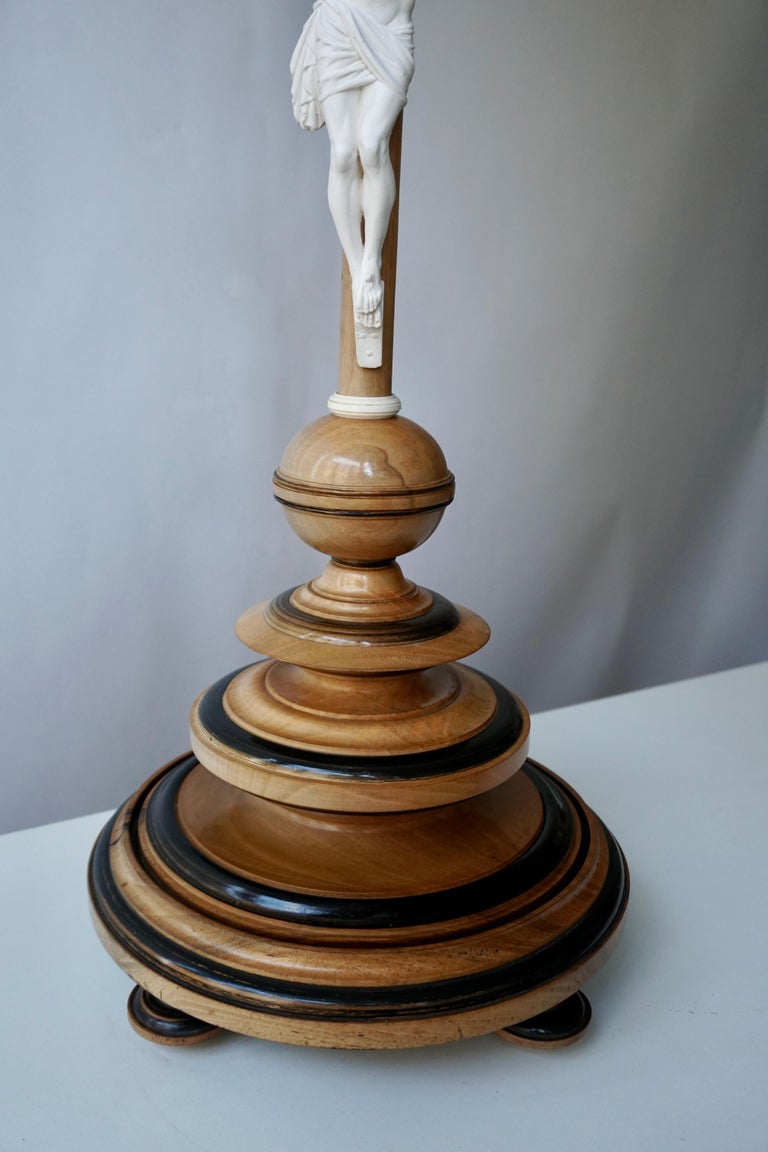 French Antique Wood Crucifix with Porcelain Bisque Figure of Christ at ...