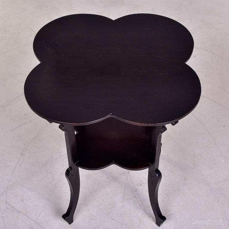 French Art Deco Black Scalloped Quatrefoil Side Table For Sale at 1stDibs