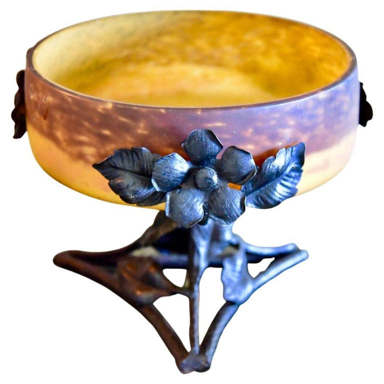 French Art Deco Center Piece For Sale at 1stDibs