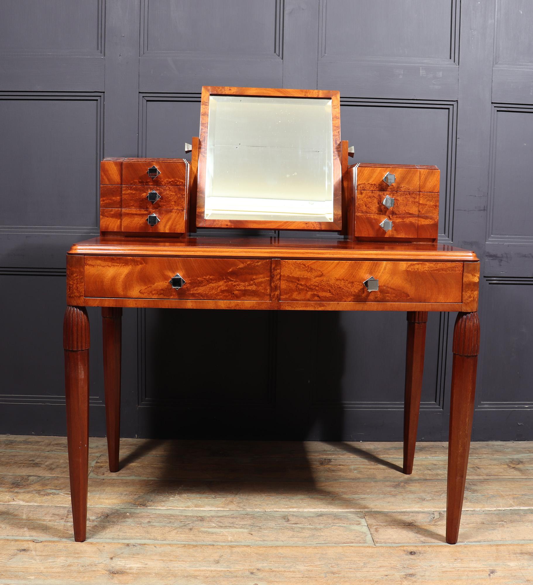 French Art Deco Dressing Table in Walnut For Sale at 1stDibs