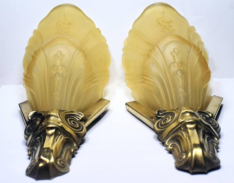 French Art Deco Pair of Wall Light Sconces For Sale at 1stdibs