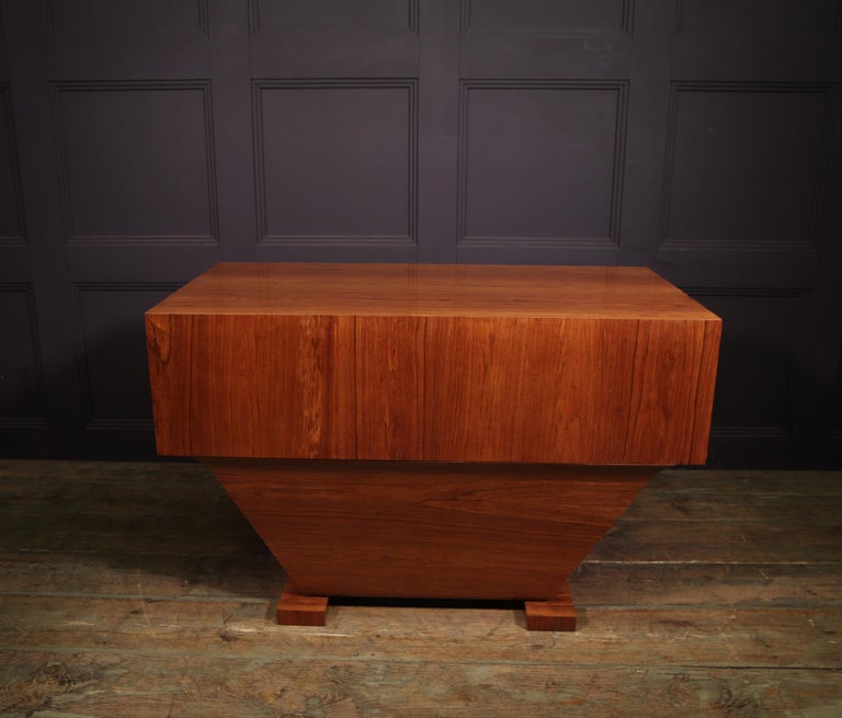 French Art Deco Reception Desk For Sale at 1stDibs