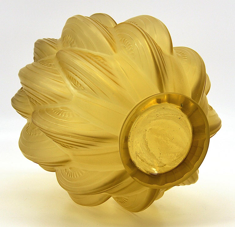 French Art Deco Sabino "24 Pirogues" Vase, 1929 at 1stDibs
