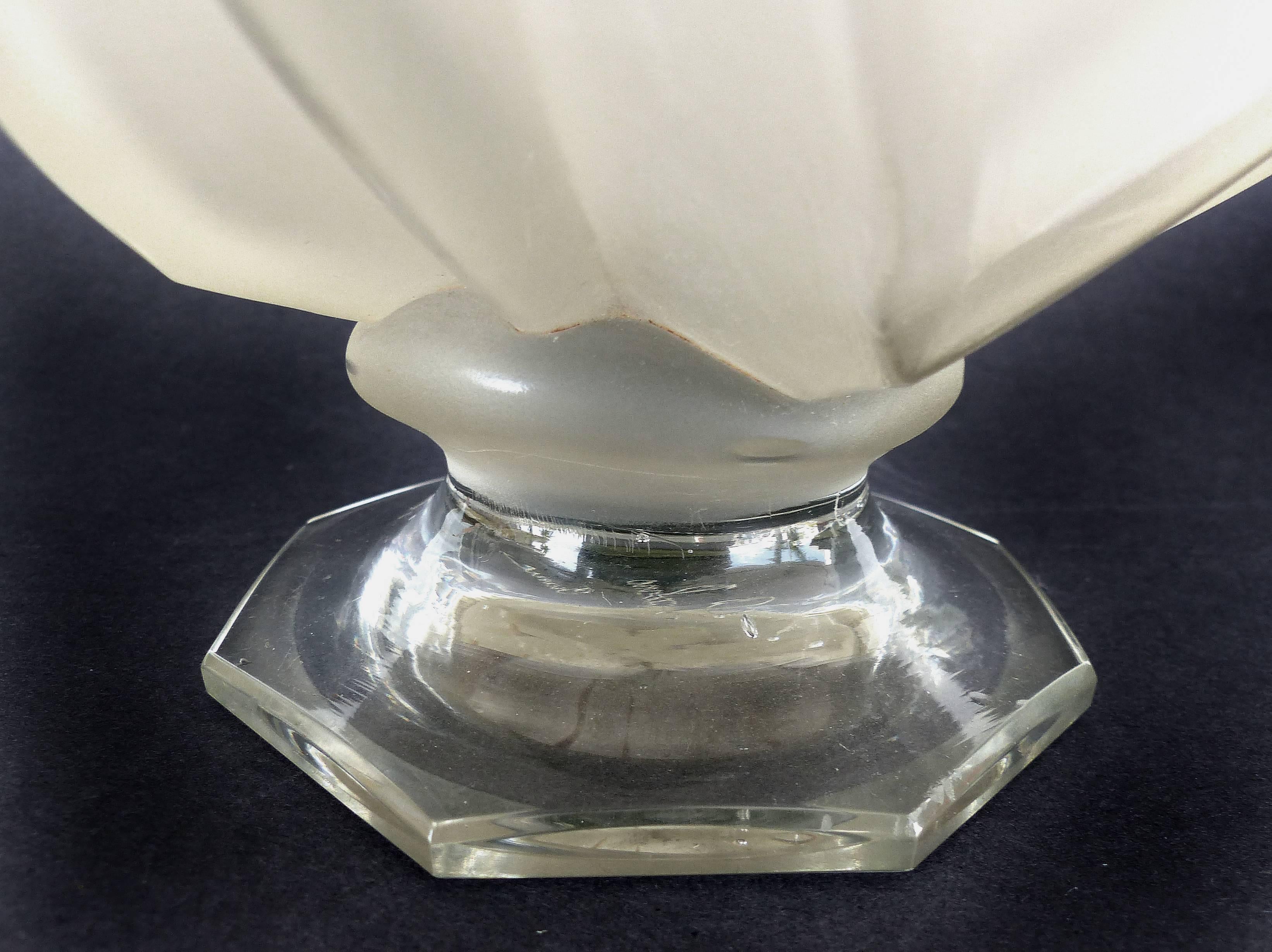 French Art Deco Sabino Glass Vase For Sale at 1stDibs | sabino vase ...