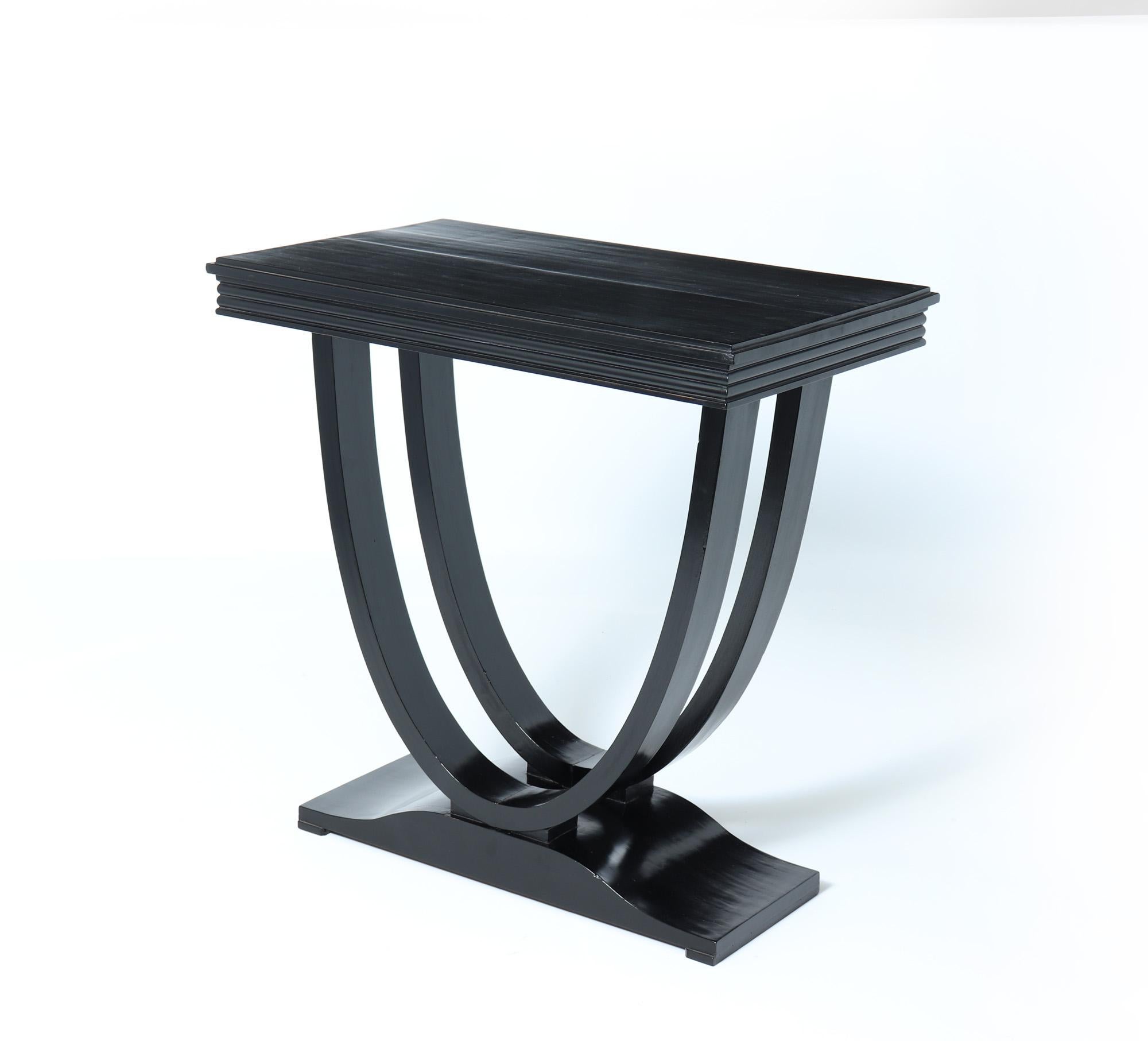 French Art Deco table in Ebonised Piano lacquer For Sale at 1stDibs