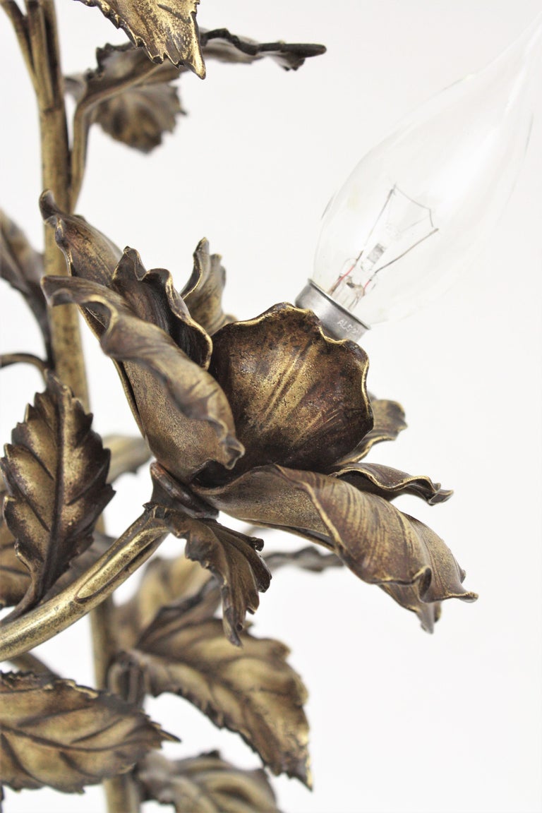 French Art Nouveau Floral Foliage Table Lamp in Bronze For Sale at 1stDibs