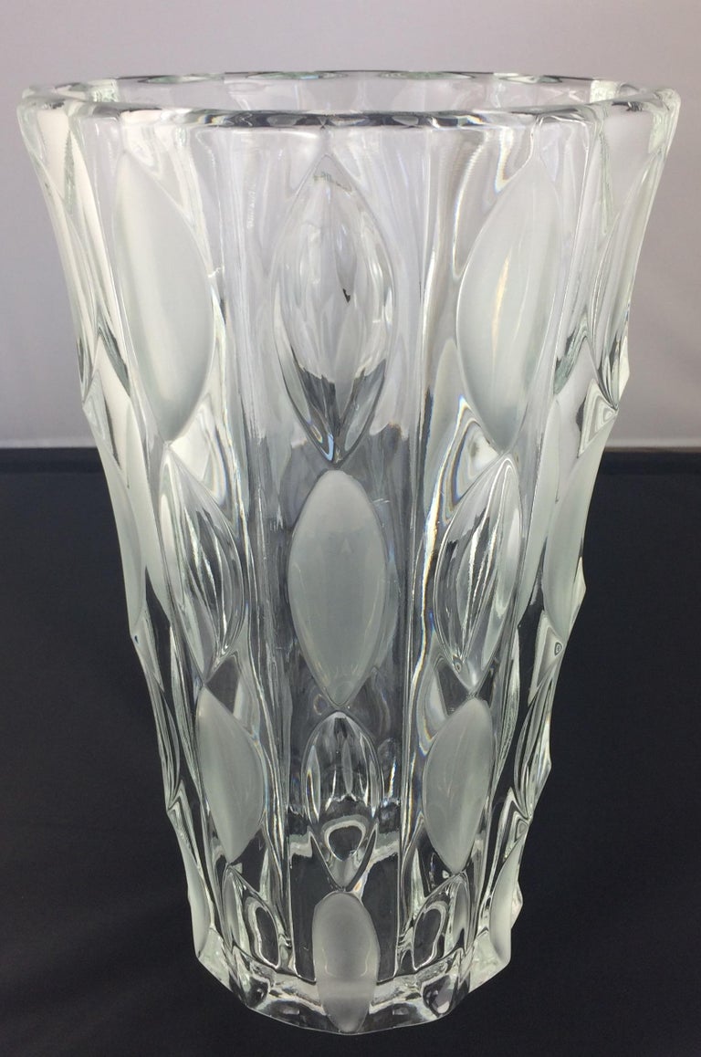 Contemporary French Clear Crystal Vase For Sale at 1stDibs
