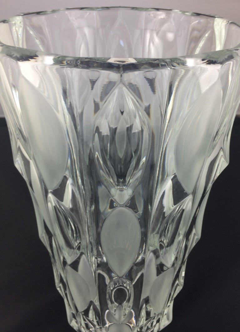 Contemporary French Clear Crystal Vase For Sale at 1stDibs