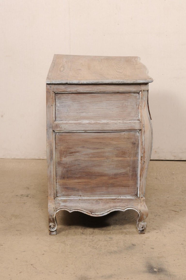French Curvaceous Bombé Three-Drawer Chest, Late 18th Century For Sale at 1stDibs
