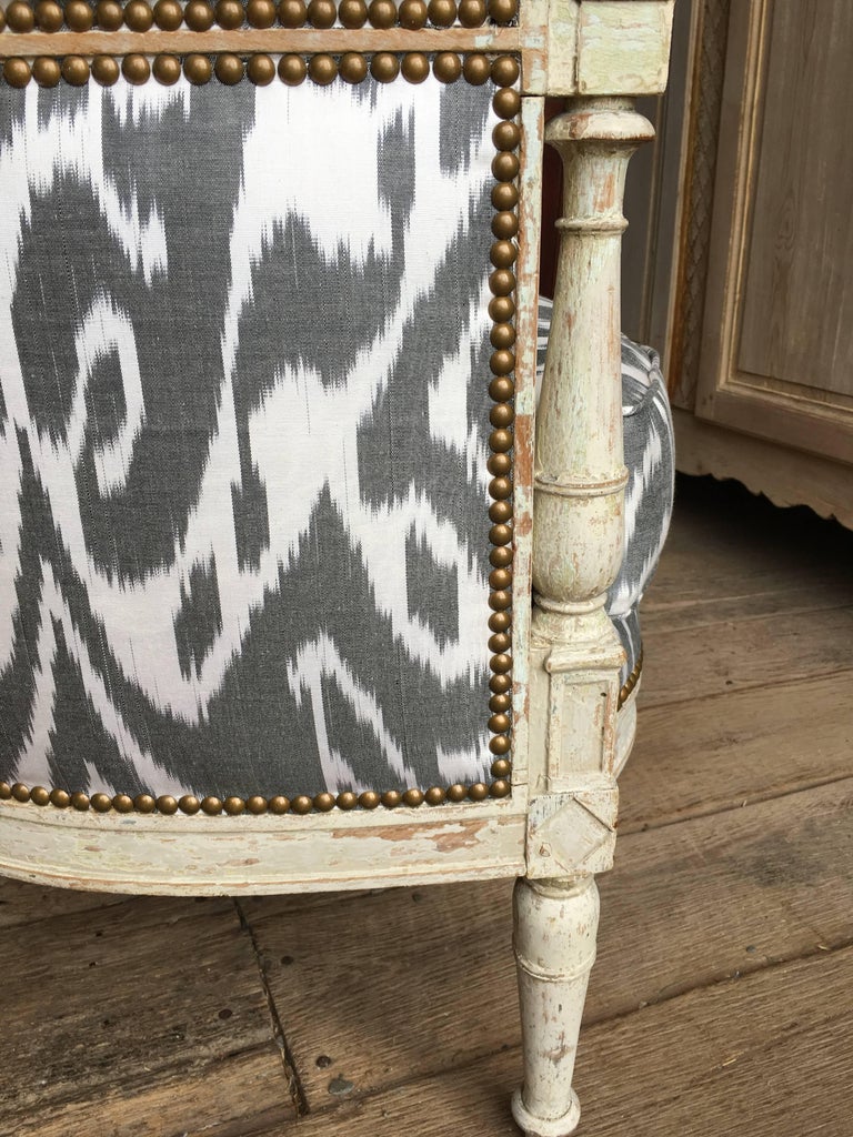 French Directoire Bergere in Ikat Fabric, circa 1800 at 1stDibs