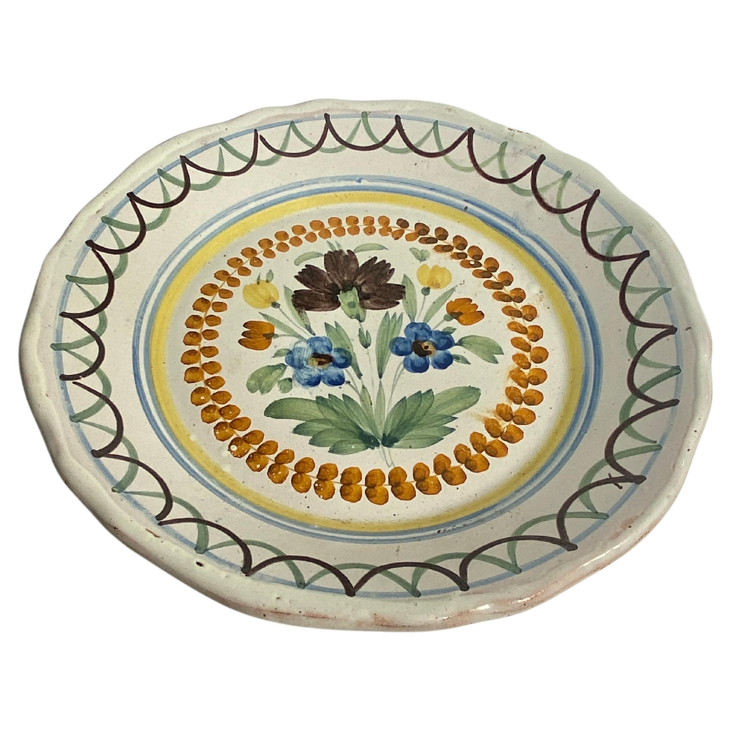 Faïence française du 18ème siècle, peinte à la main, motif de fleurs ...