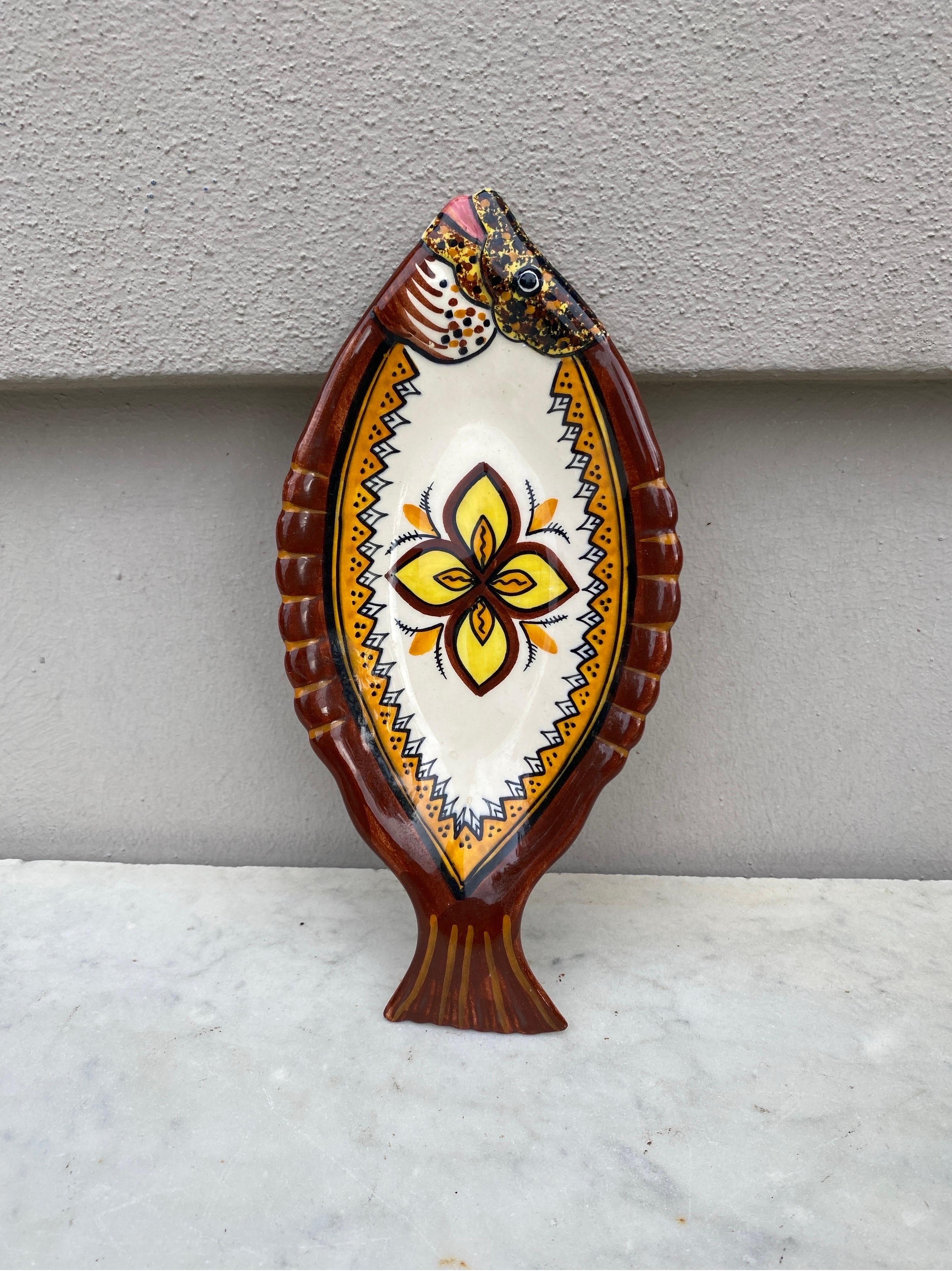 French Faience Fish Platter Henriot Quimper, Circa 1930 For Sale at 1stDibs