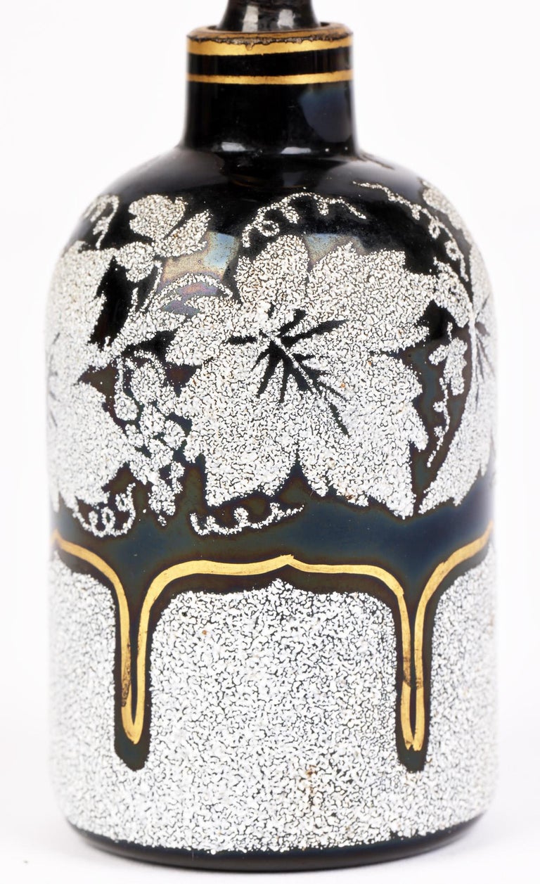 French Fin De Siecle Glass Scent Bottle and Stopper For Sale at 1stDibs