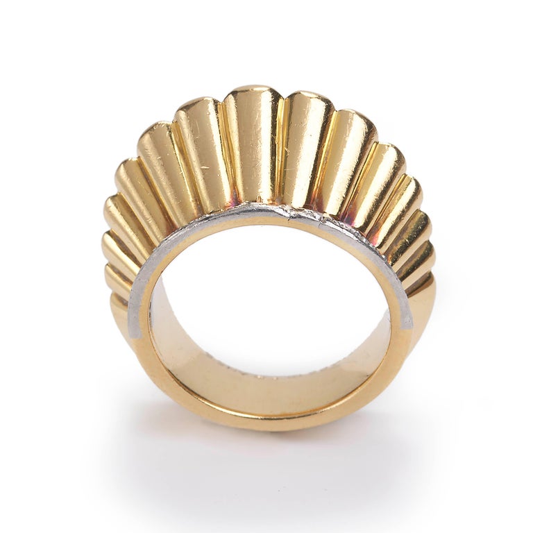 French Fluted Gold and Diamond Ring, Circa 1940 For Sale at 1stDibs