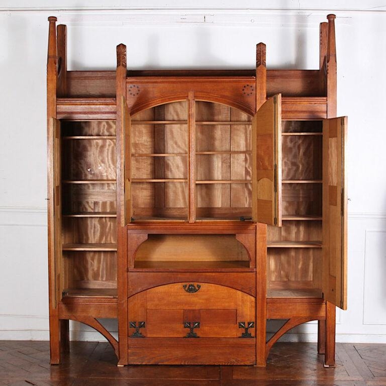 French Henri Rapin Arts and Crafts Bookcase in Oak For Sale at 1stDibs