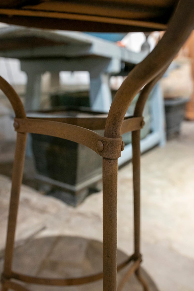 French Iron Table with Round Top and Three Legs for the Garden For Sale ...