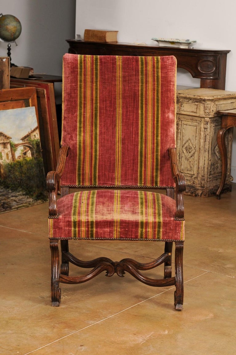 French Louis XIV Style 1790s Carved Walnut Fauteuil with Scrolling Arms ...